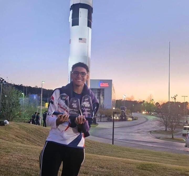 Joven de San Pedro de Macorís lidera equipo ganador de la competencia ...